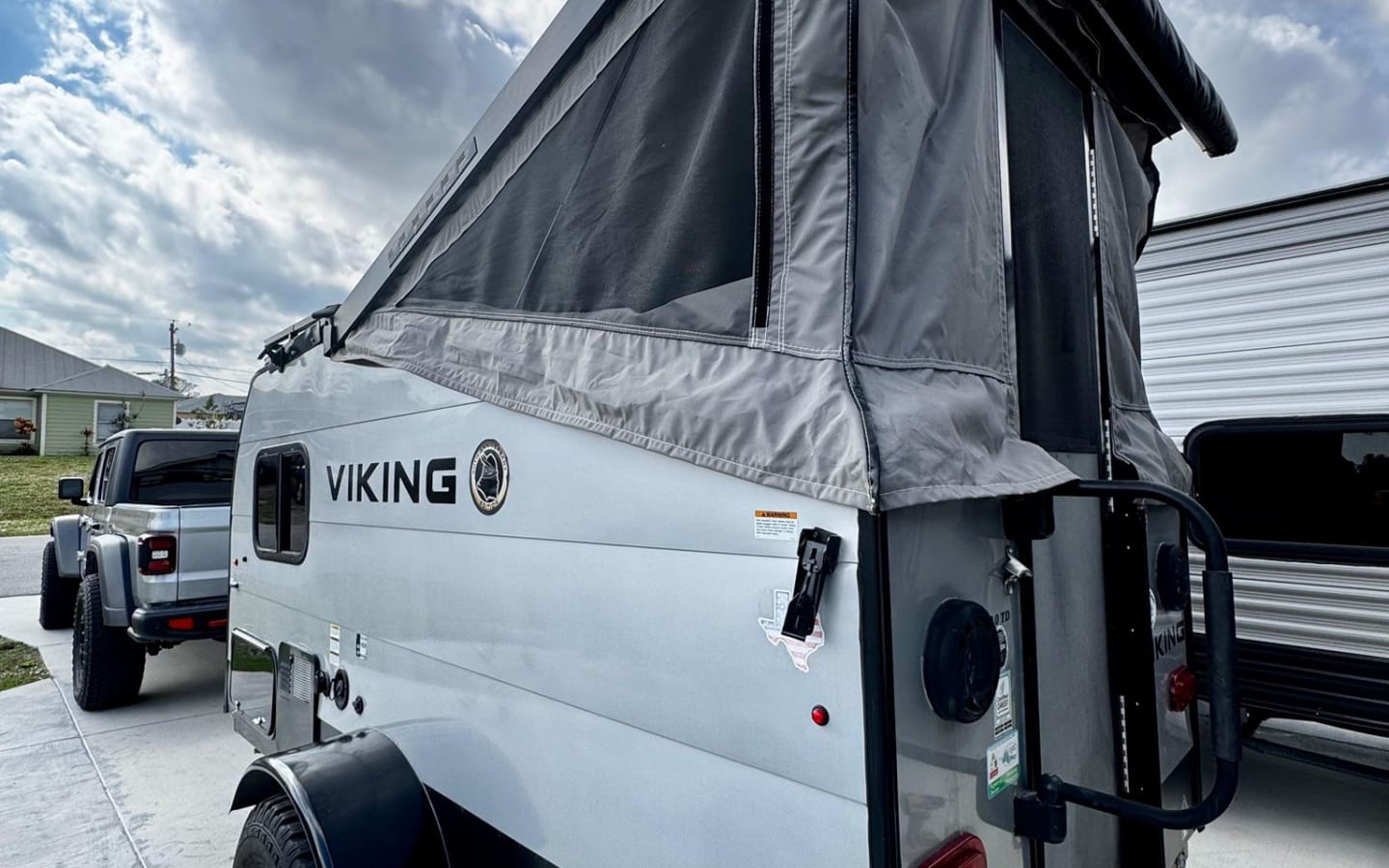 Viking express camper 9.0 for Rent in , Florida | 2194 lbs lbs, 14 ft