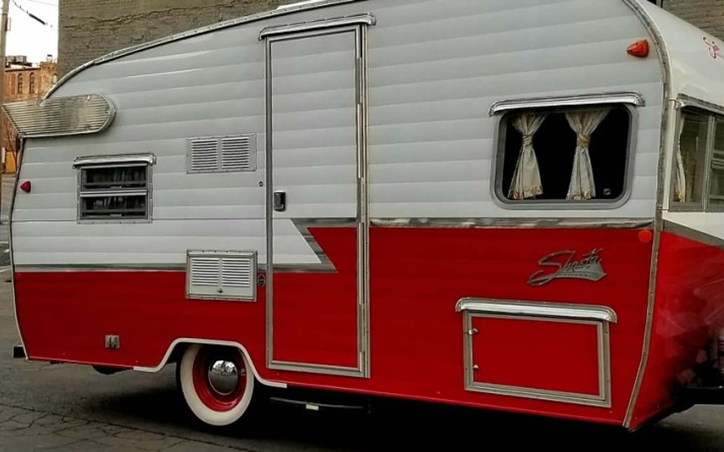 The Flying Ham - 16 ft Red Ham for Rent in , Tennessee | 2000 lbs lbs ...