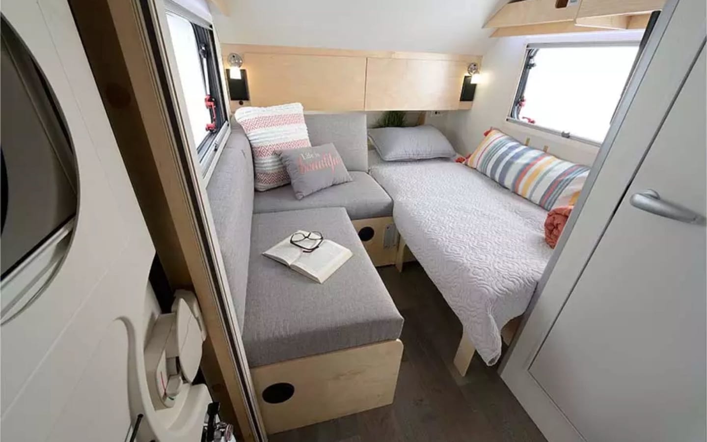 Solar powered Nucamp TAB 320 CS-S for Rent in Hobart, Indiana | 2000 ...