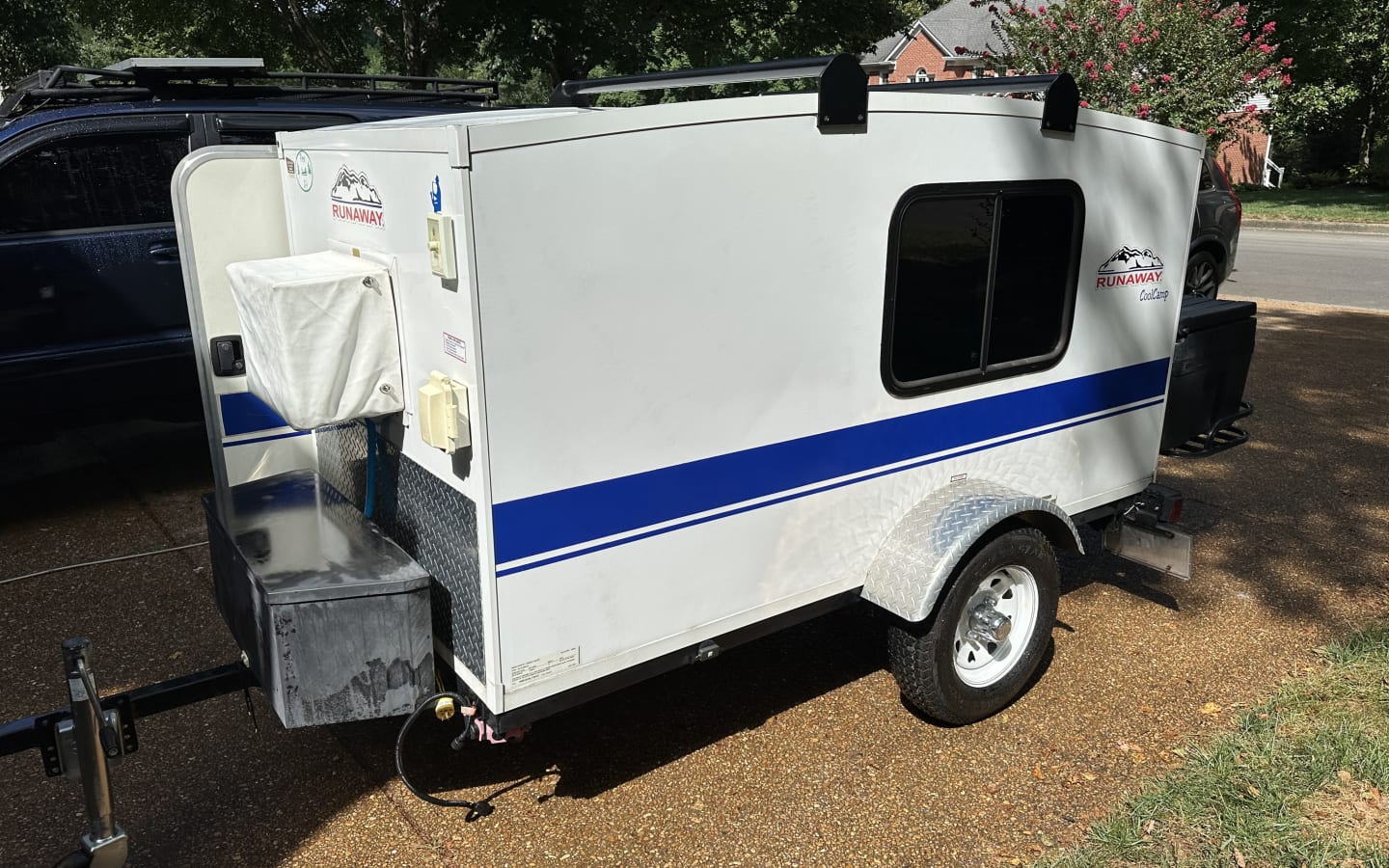 Runaway Coolcamp Small overland Camper Trailer for Rent in Brentwood ...
