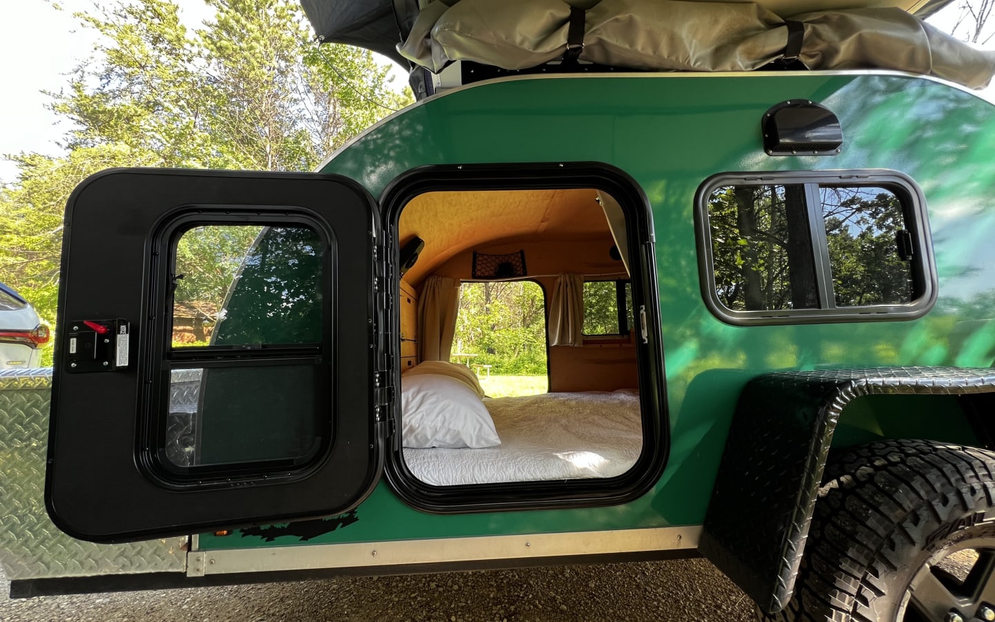 Teardrop & Thule Rooftop Tent - Sleeps up to 6! EV for Rent in ...