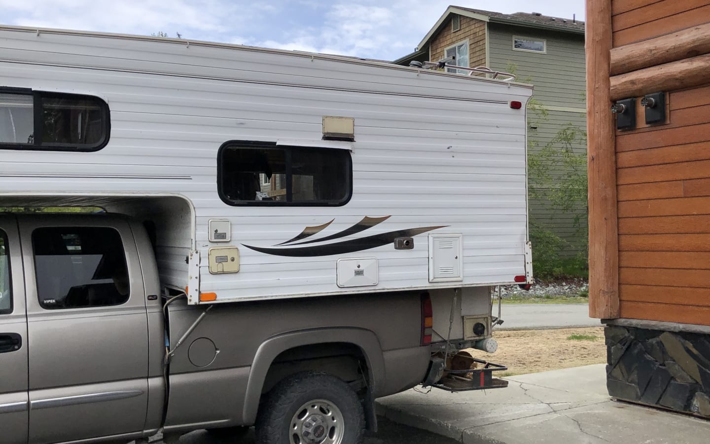 2004 Gmc Classic camper truck for Rent in Girdwood, Alaska