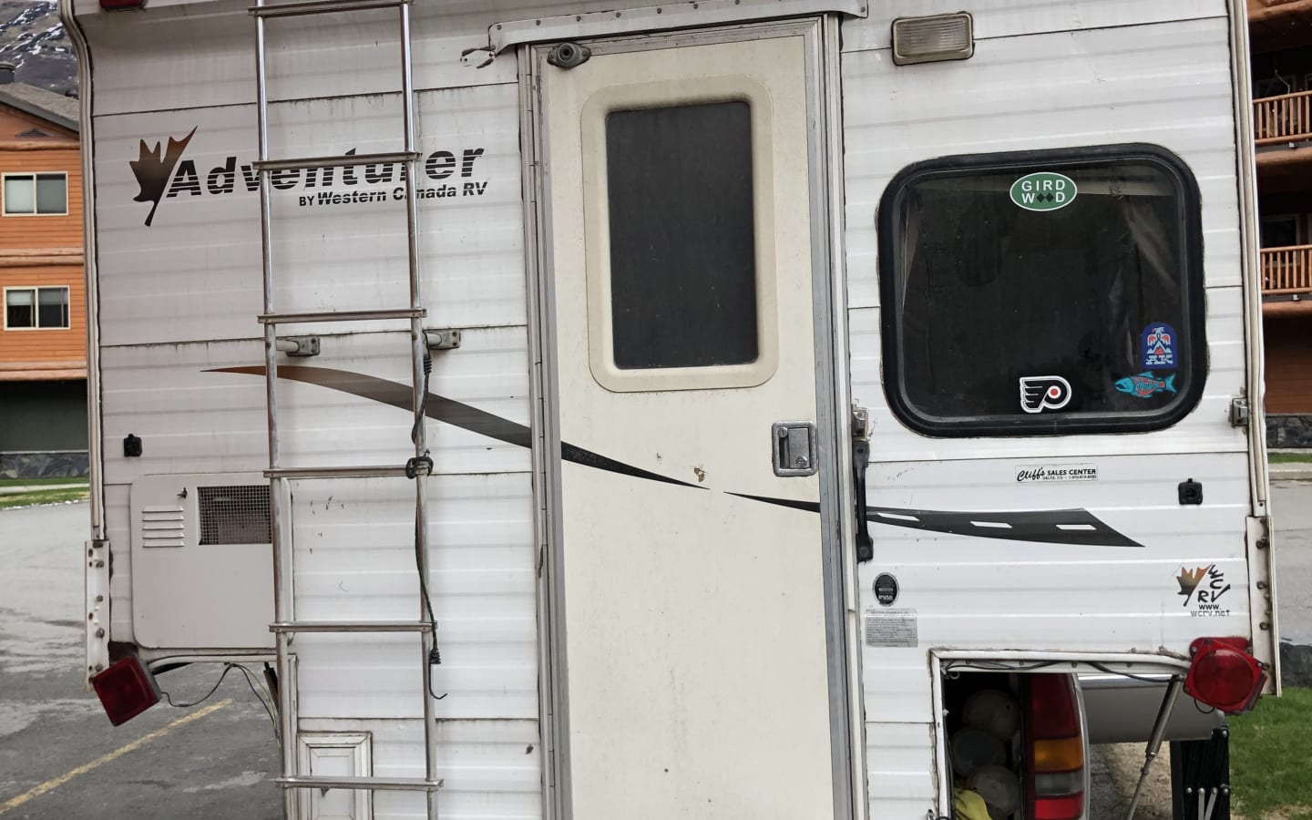 2004 Gmc Classic camper truck for Rent in Girdwood, Alaska