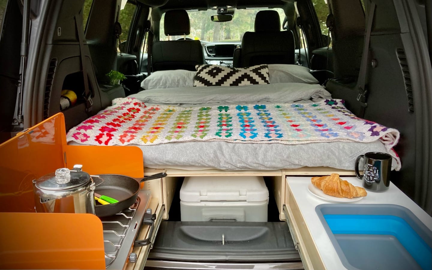 Minivan Camper Van for Rent in Aurora, Colorado