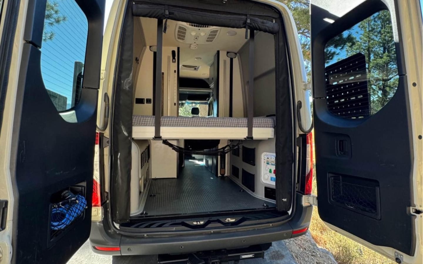 Red Rock Revel | ? Includes 50GB Starlink WiFi – S for Rent in ...