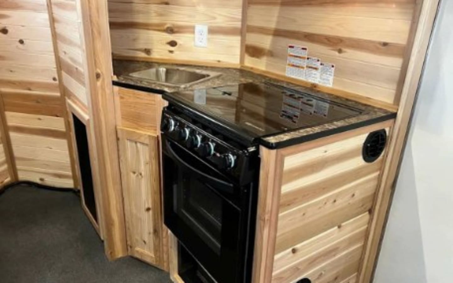 Ice Castle Fish House 8X16 Mille Lacs for Rent in Clearwater, Minnesota ...