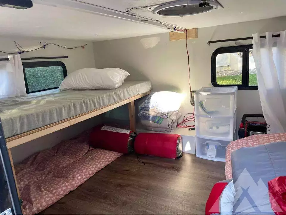 Custom Squaredrop Camper Trailer for Sale