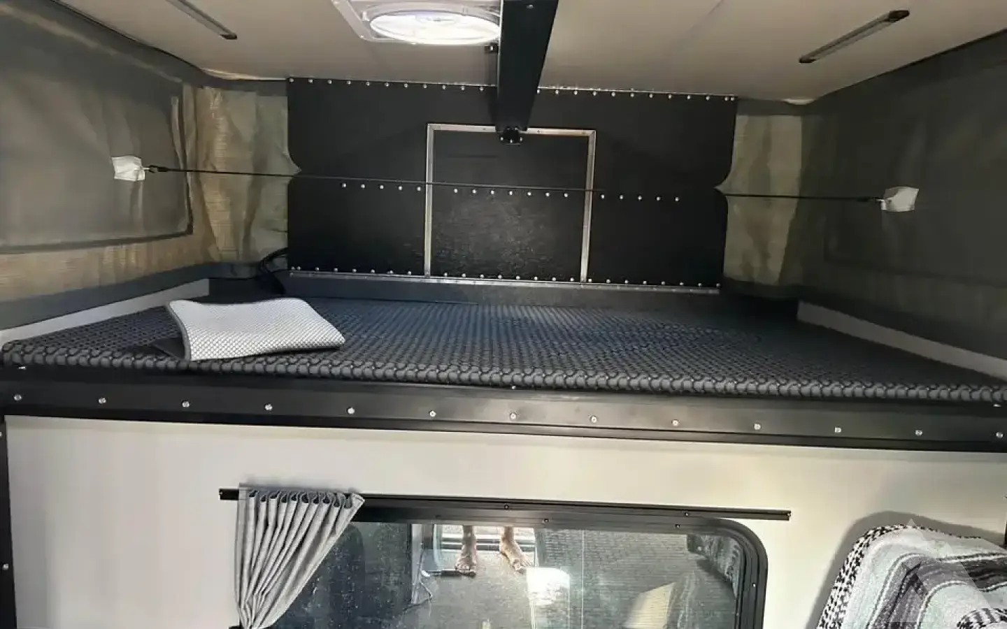 Used 4 Wheel Camper Hawk shell for sale in Nampa, Idaho